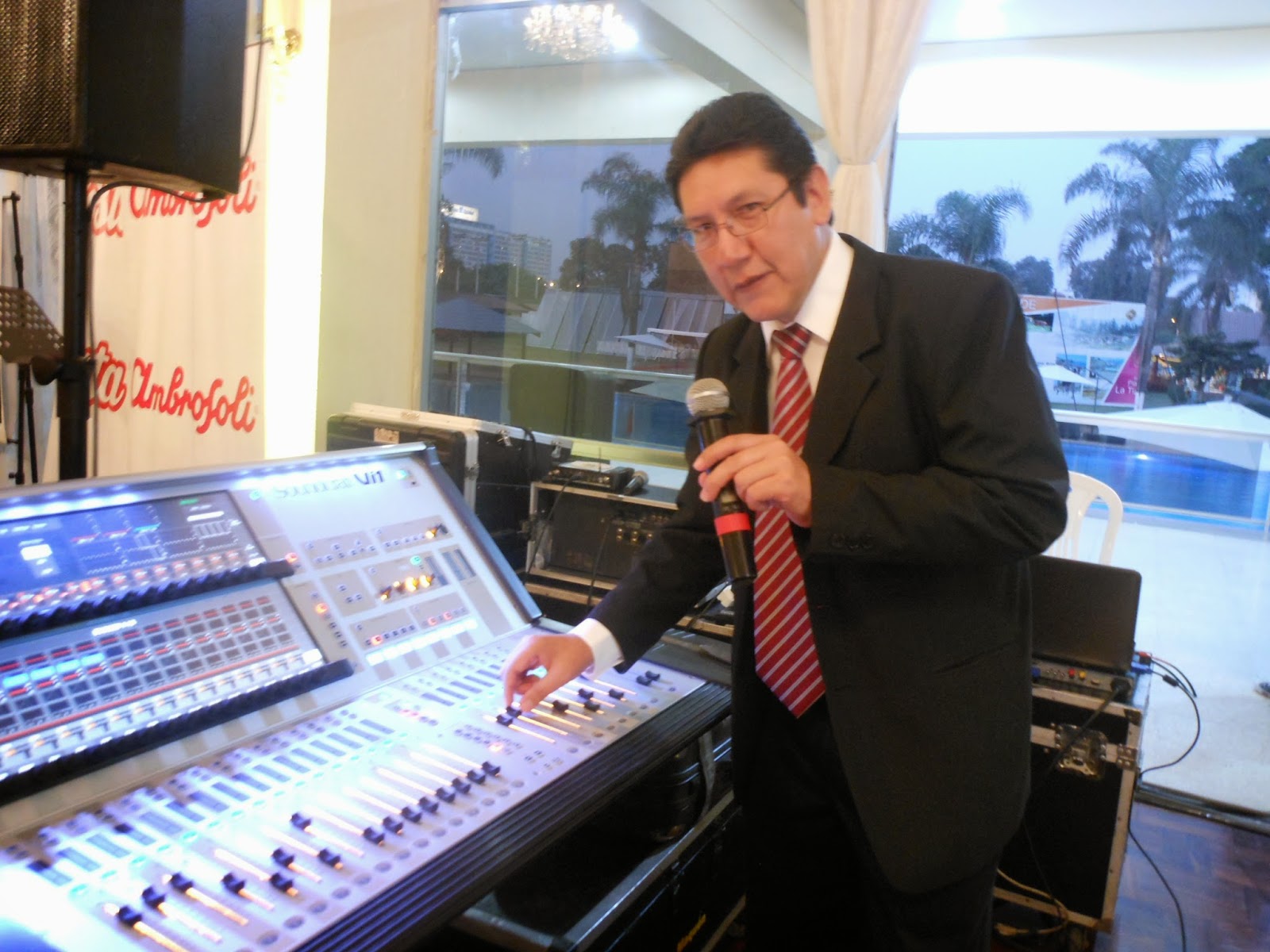 CATÁLOGO DE LOCUTORES PERÚ - LOCUTORES PERUANOS: GALERÍA