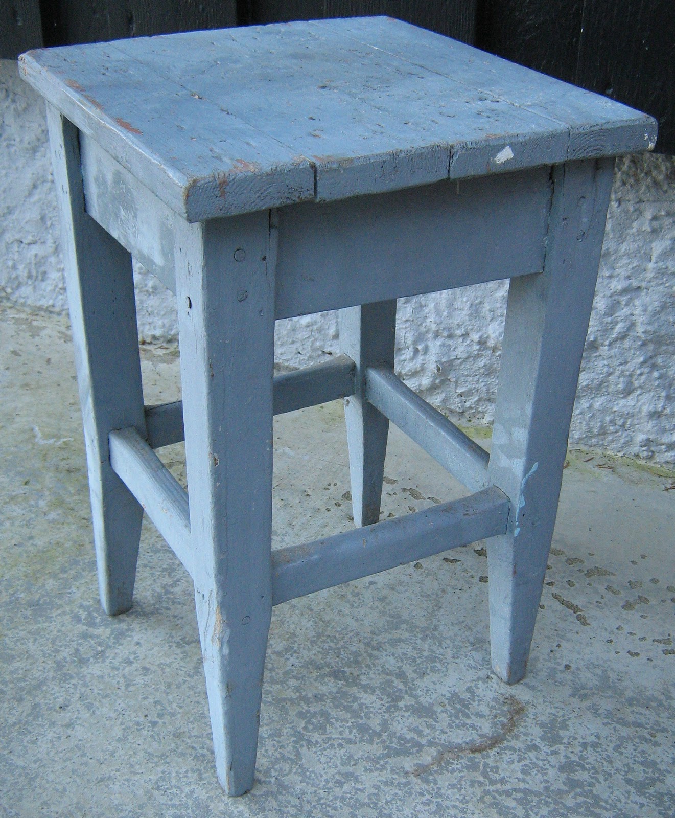 Minne Antikk og Interiør: Tripp Trapp Krakk!