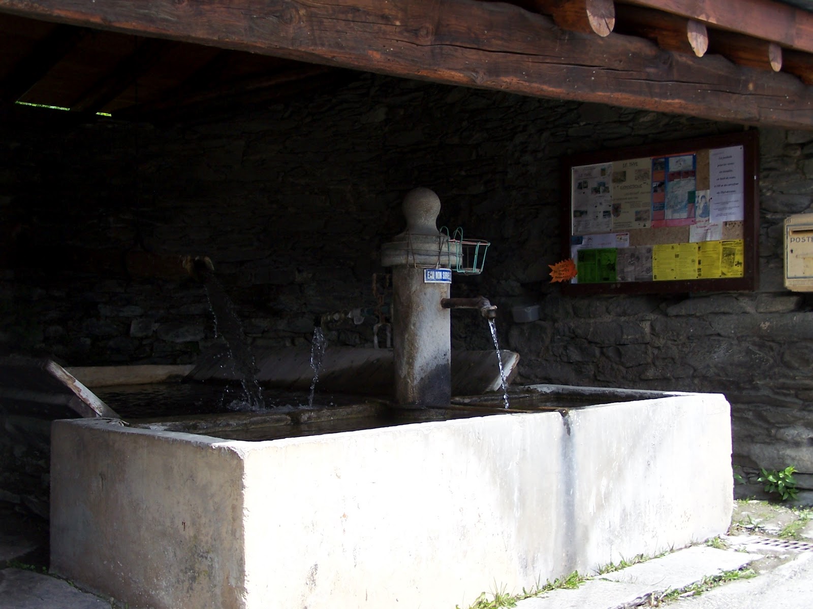 Instants Mauriennais: dolmen et pierres à cupules au Thyl