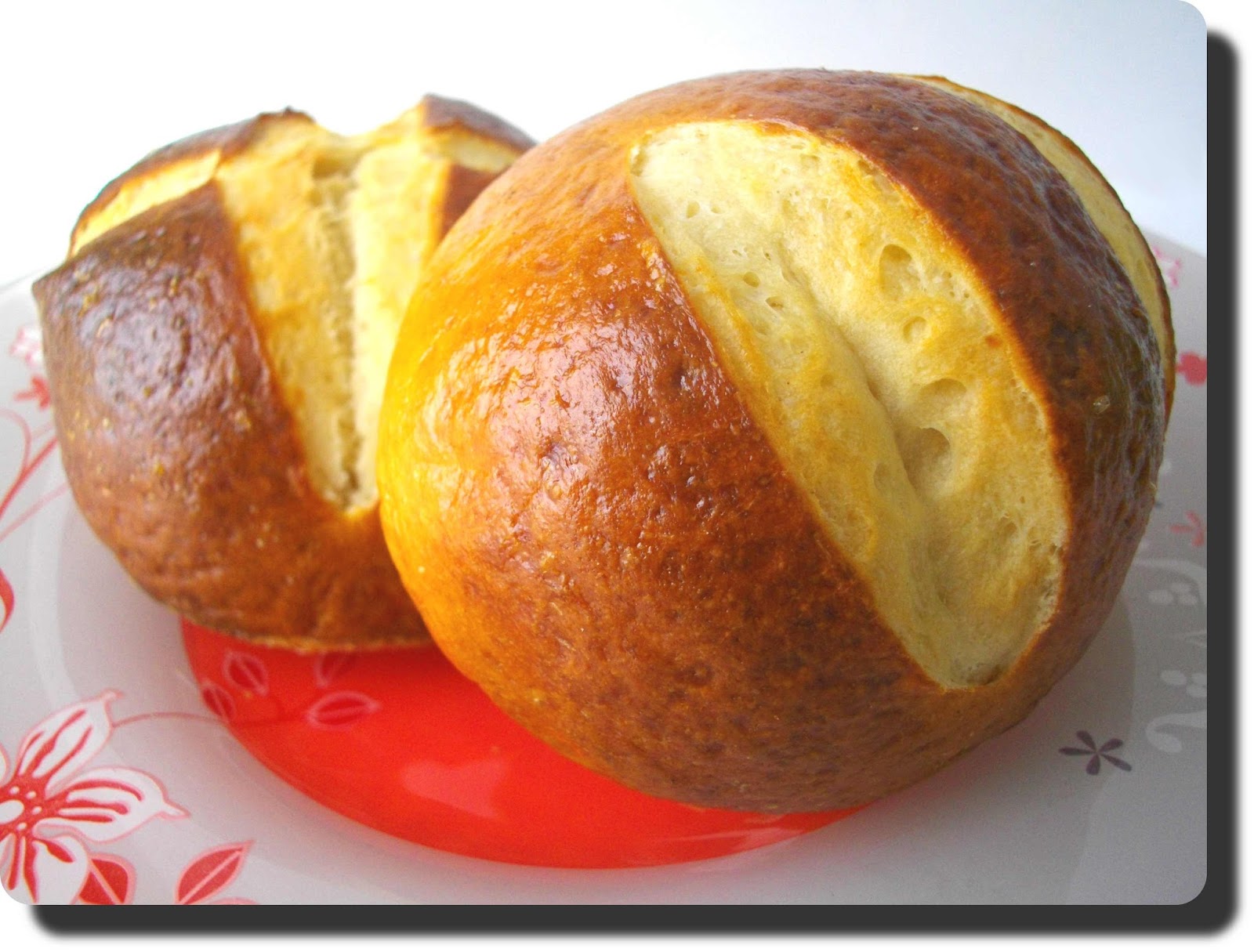 Trois P'tites Miettes . . .: ''Silserli or Swiss Pretzel Rolls ...