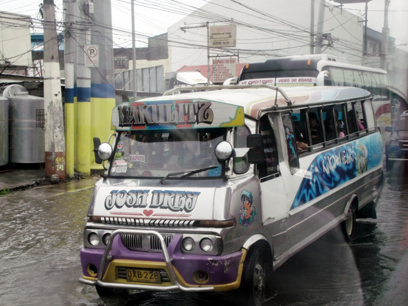 EXPAT AUX PHILIPPINES: LE BUS ... INCONTOURNABLE AUX PHILIPPINES