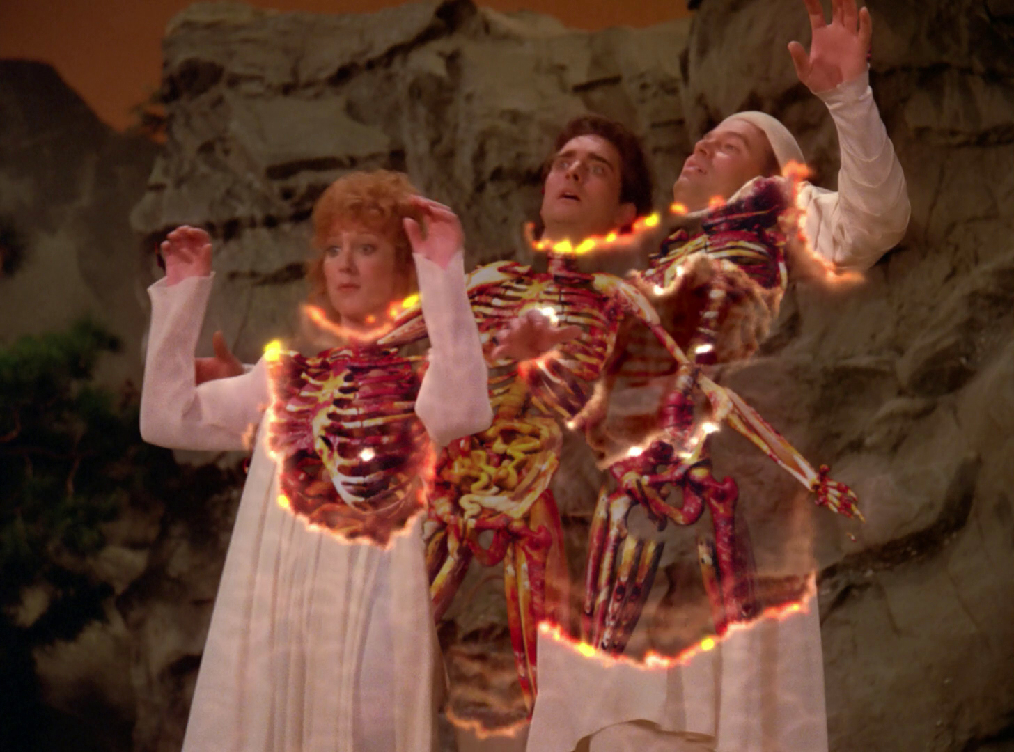 Doux Reviews: Star Trek The Next Generation: Loud as a Whisper