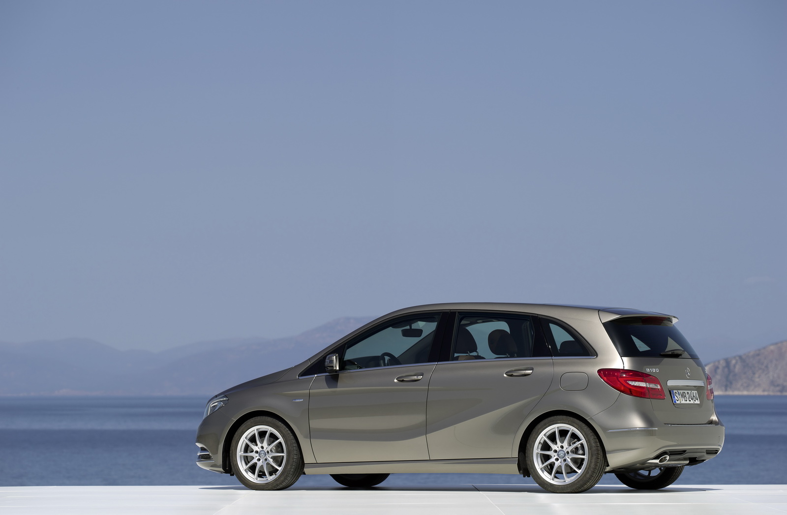 The New Mercedes-Benz B-Class : Heralding a new era in the compact class