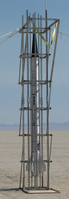 Pelancaran Roket Amatur Mencapai 121,000 Kaki