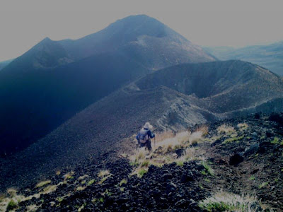 W u l k a n y Ś w i a t a B l o g: Eksplozja wulkanu Cameroon w Kamerunie