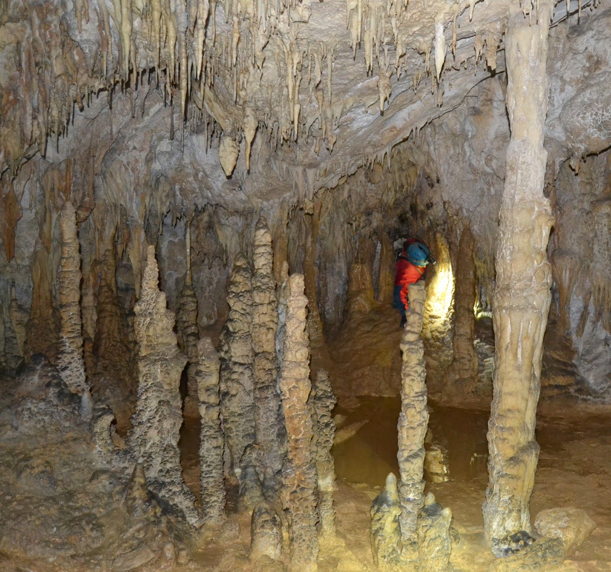 ESPELEOGÉNESIS: La Formación de Cuevas: ¿POR QUÉ LAS ESTALAGMITAS ...