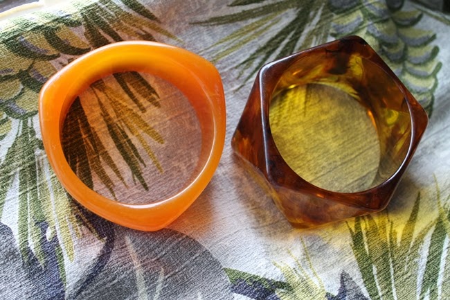 All About Lucite: Collecting, Wearing and Loving this Vintage Plastic ...