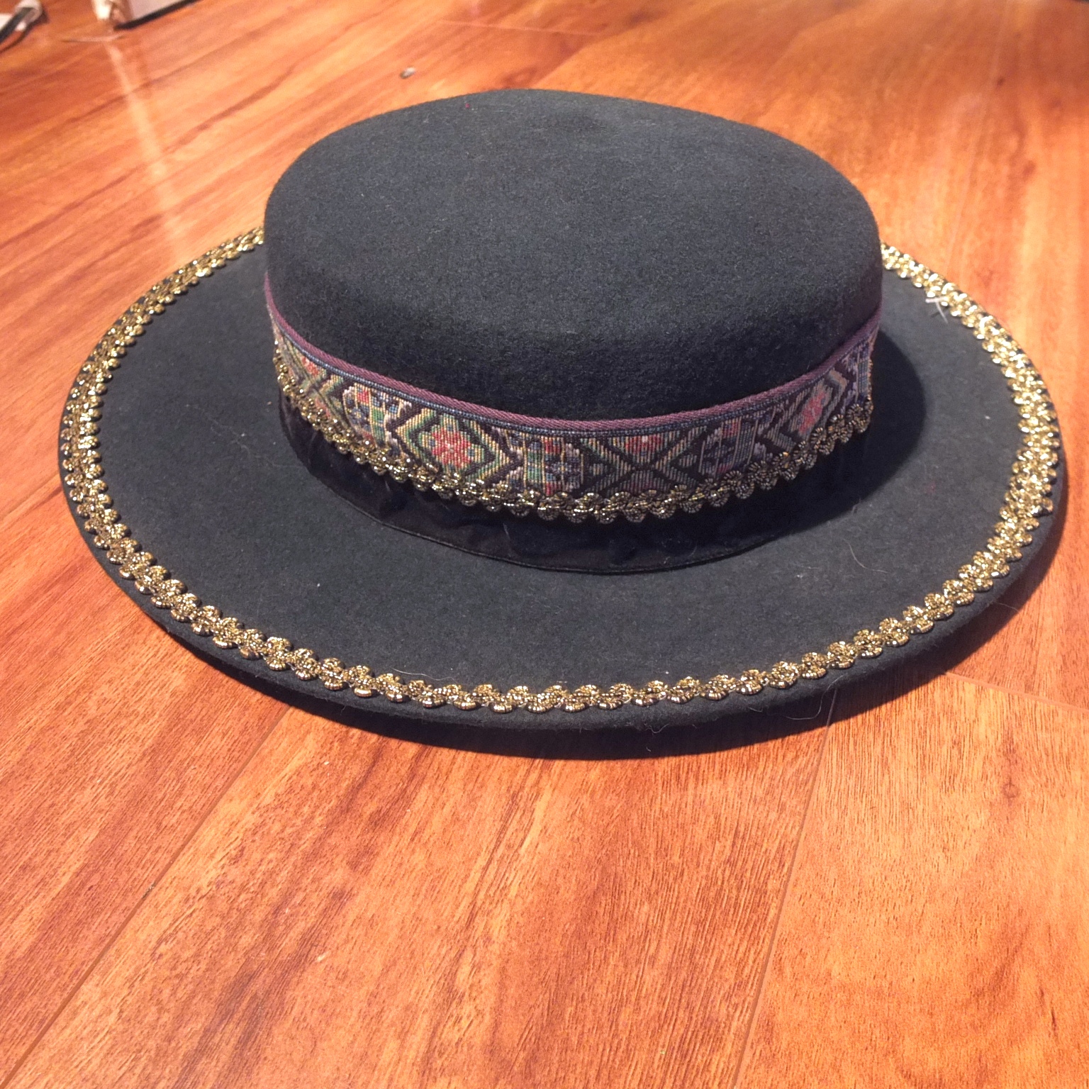 Refashion Co-op: Hat Tricks