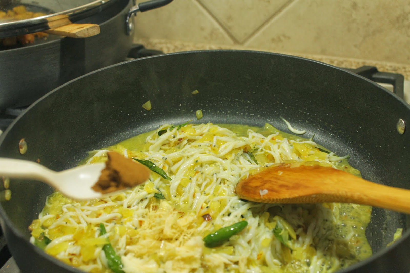 VineelaSiva: Cheerameenu koora/Cheeramenu fish curry/Silver fish curry