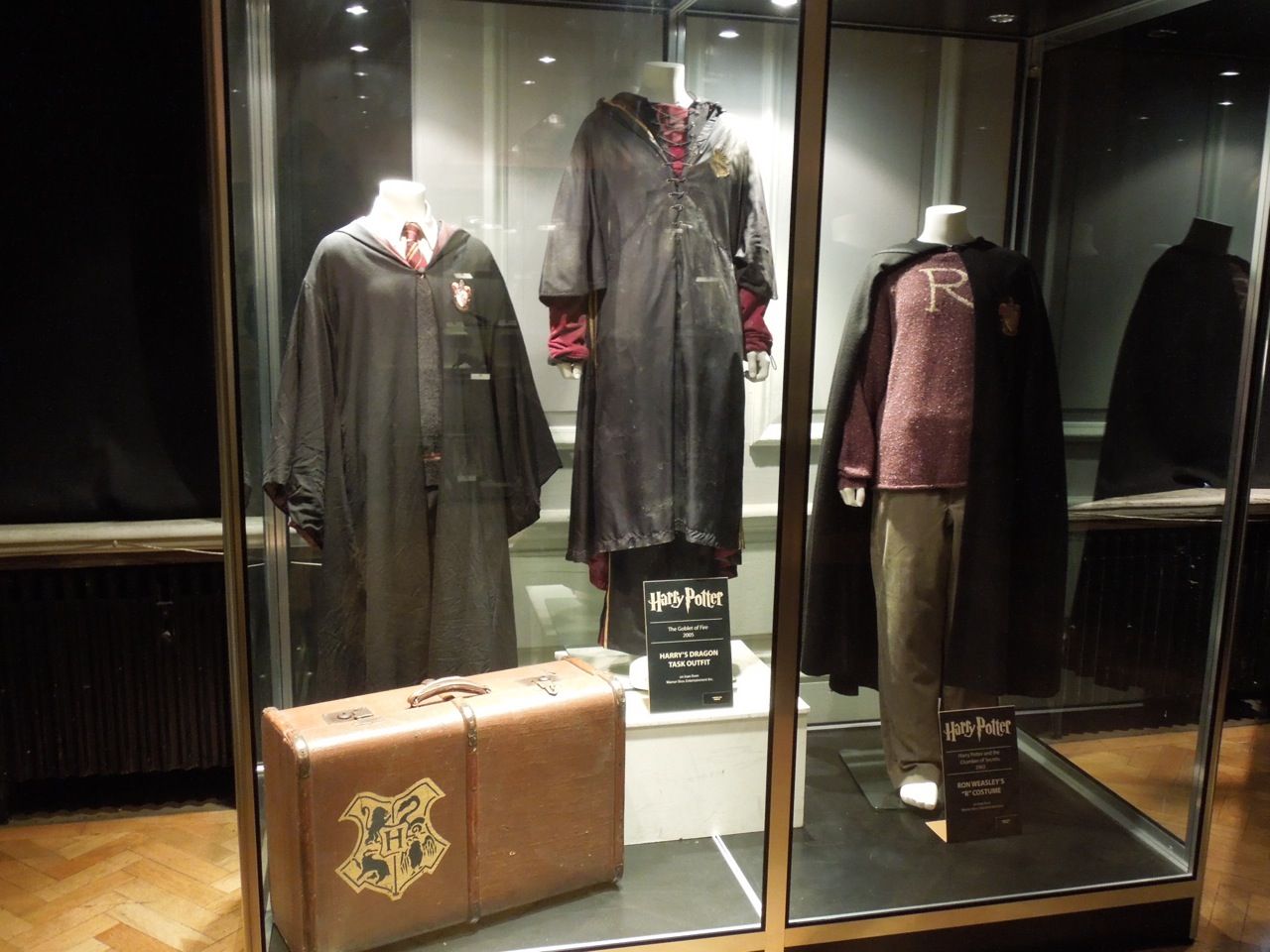 Hollywood Movie Costumes and Props: More costumes and props at the ...