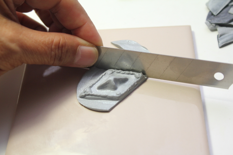 Learn-Something-New: Hobbit Armor Costume Scale Mail Tutorial - Clay Scale