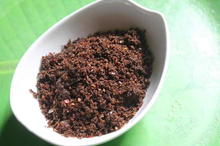Sundakkai Podi Recipe - Turkey Berry Powder - Yummy Tummy