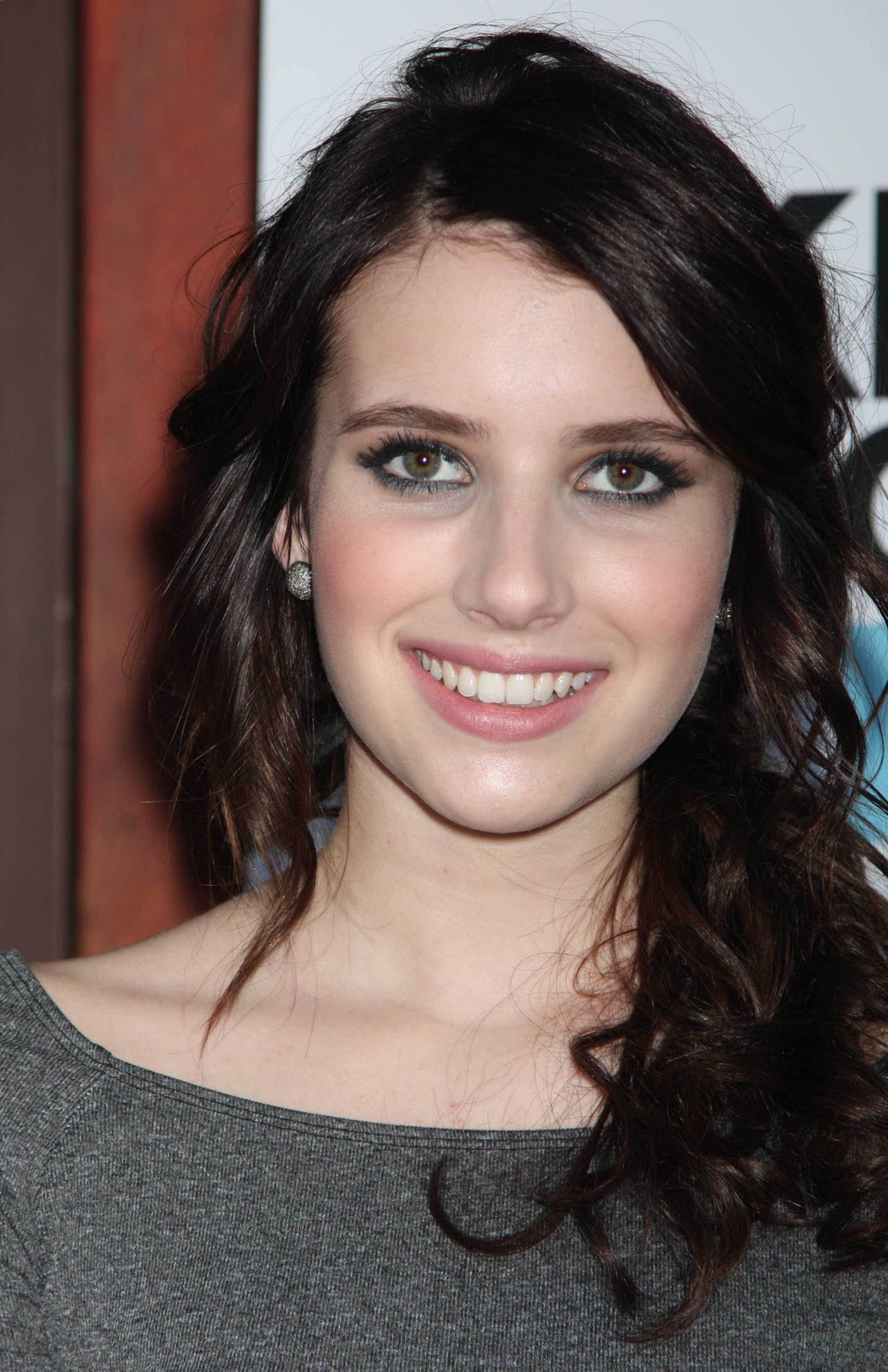 TOP WORLD PIC: Emma Roberts wallpapers