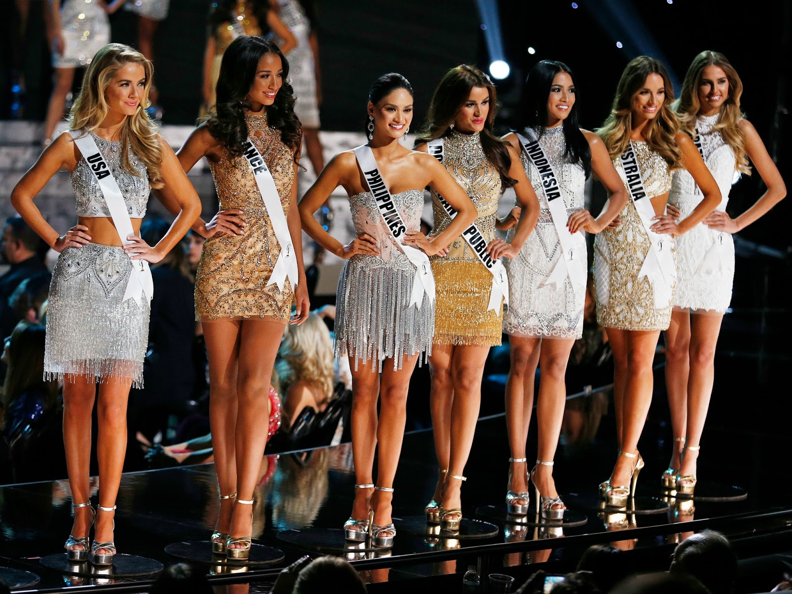 La historia de la Miss Universo salida de 'El quinto elemento' - Moda 2 ...