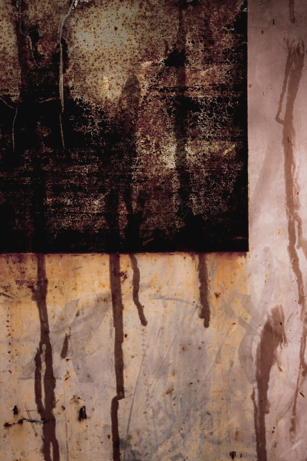 H.I.A.T. - Hey, I abandoned that!: The textures of decay