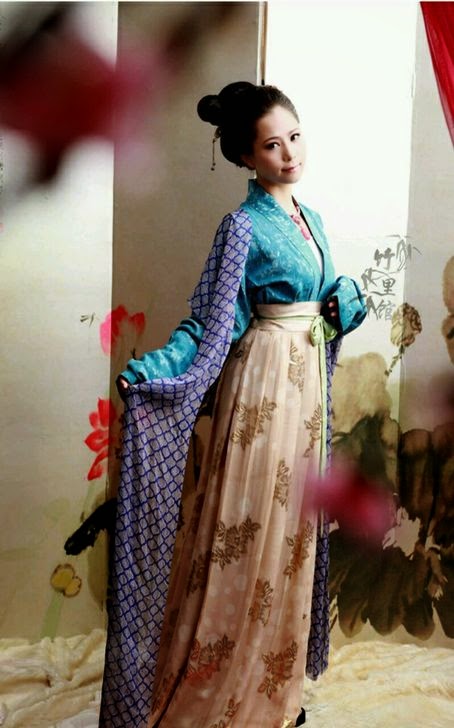 Traditional Chinese Clothing: Ruqun