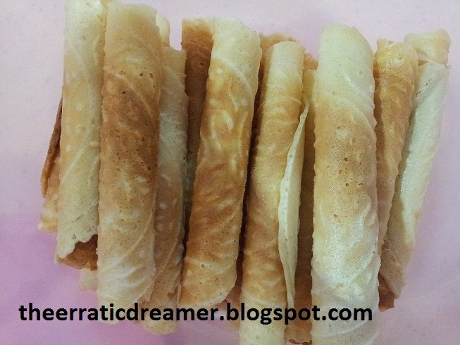 The Erratic Dreamer: Kuih Kapit, Sepit, Love Letters or Egg Rolls
