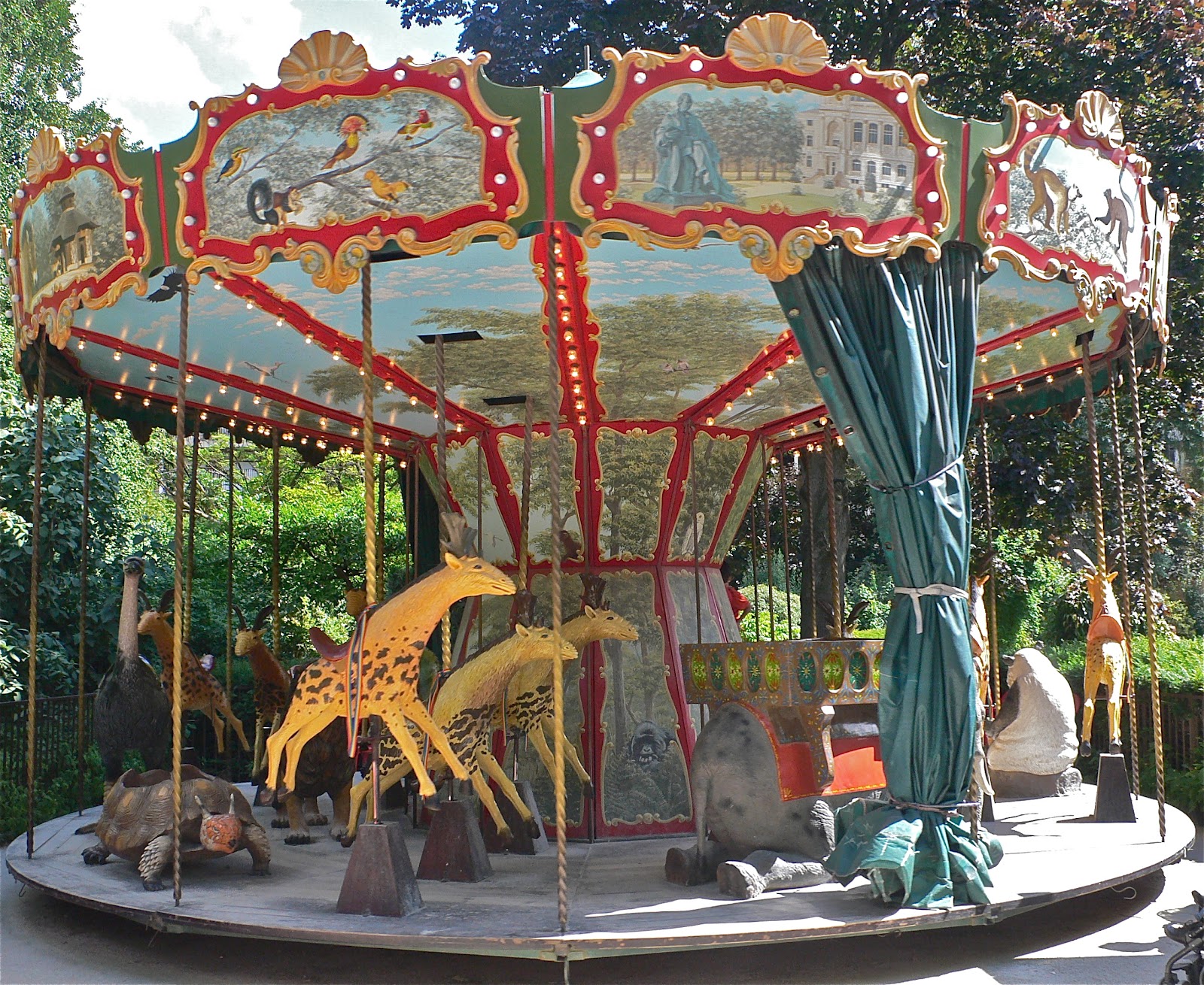 A French Education: THE CUTEST CAROUSEL IN PARIS