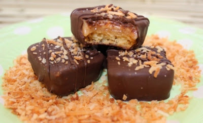 Truffle Pops and More!!!: Watch out Girl Scouts! Samoa Bites!!