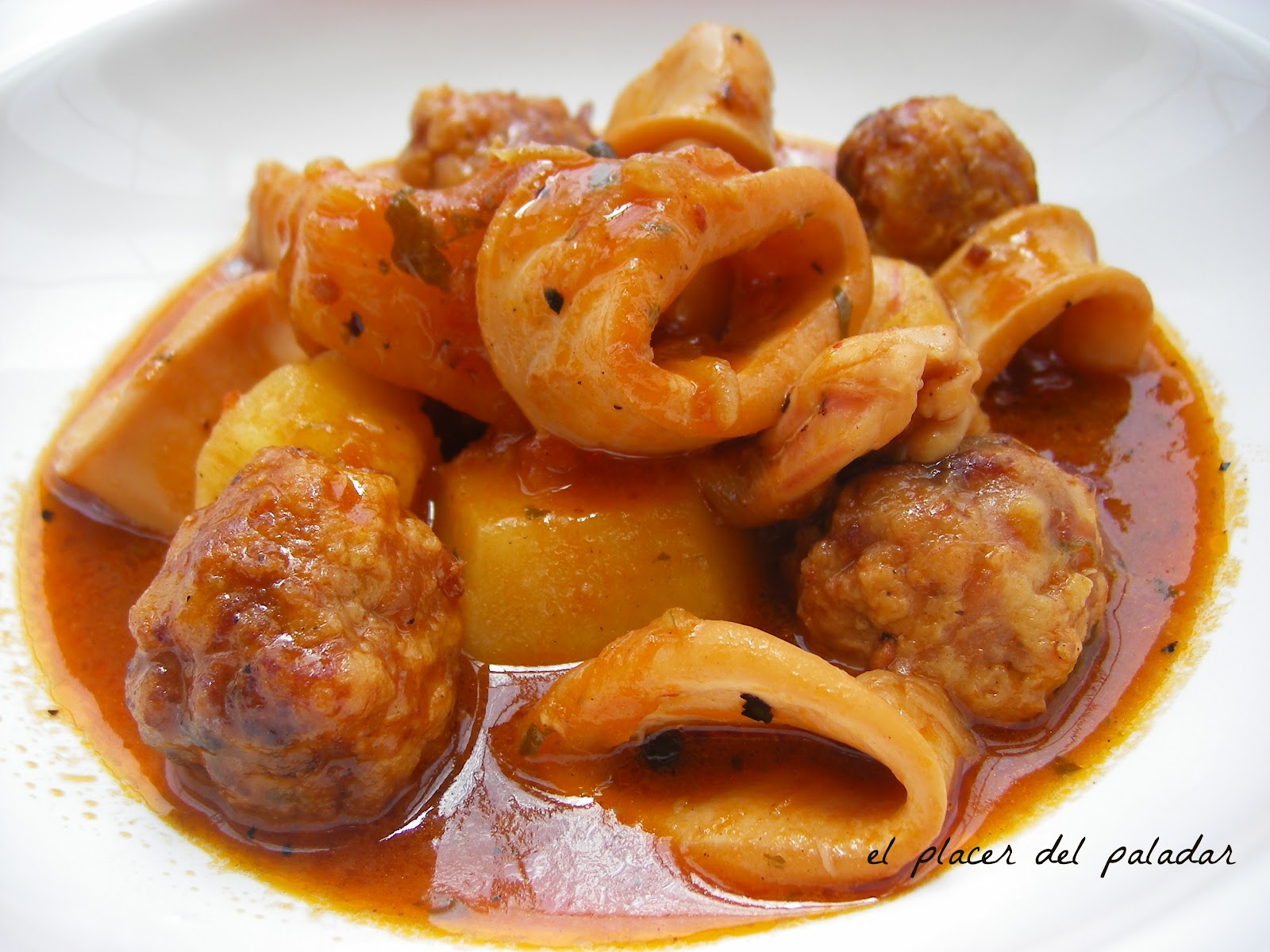 el placer del paladar: Guisado de Albóndigas y Calamar