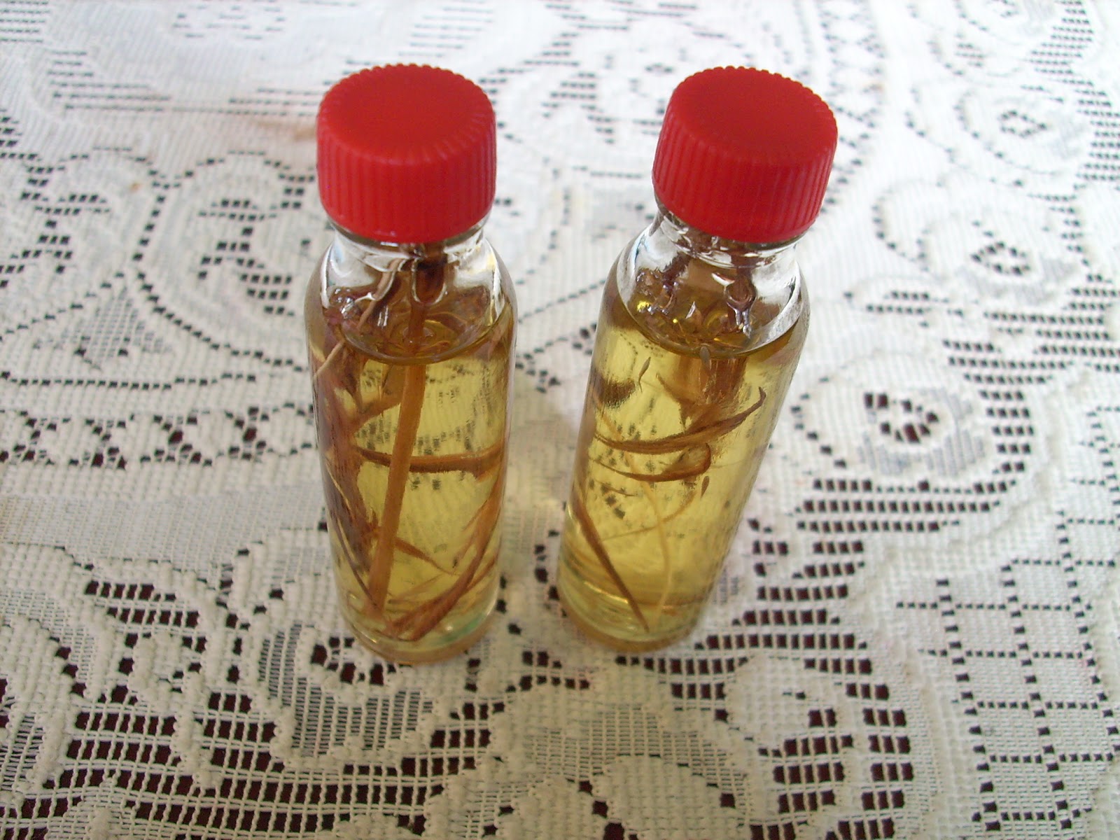 Pusaka Alam Ghaib Dan Mistik: Minyak Pelaris Bunga Serai