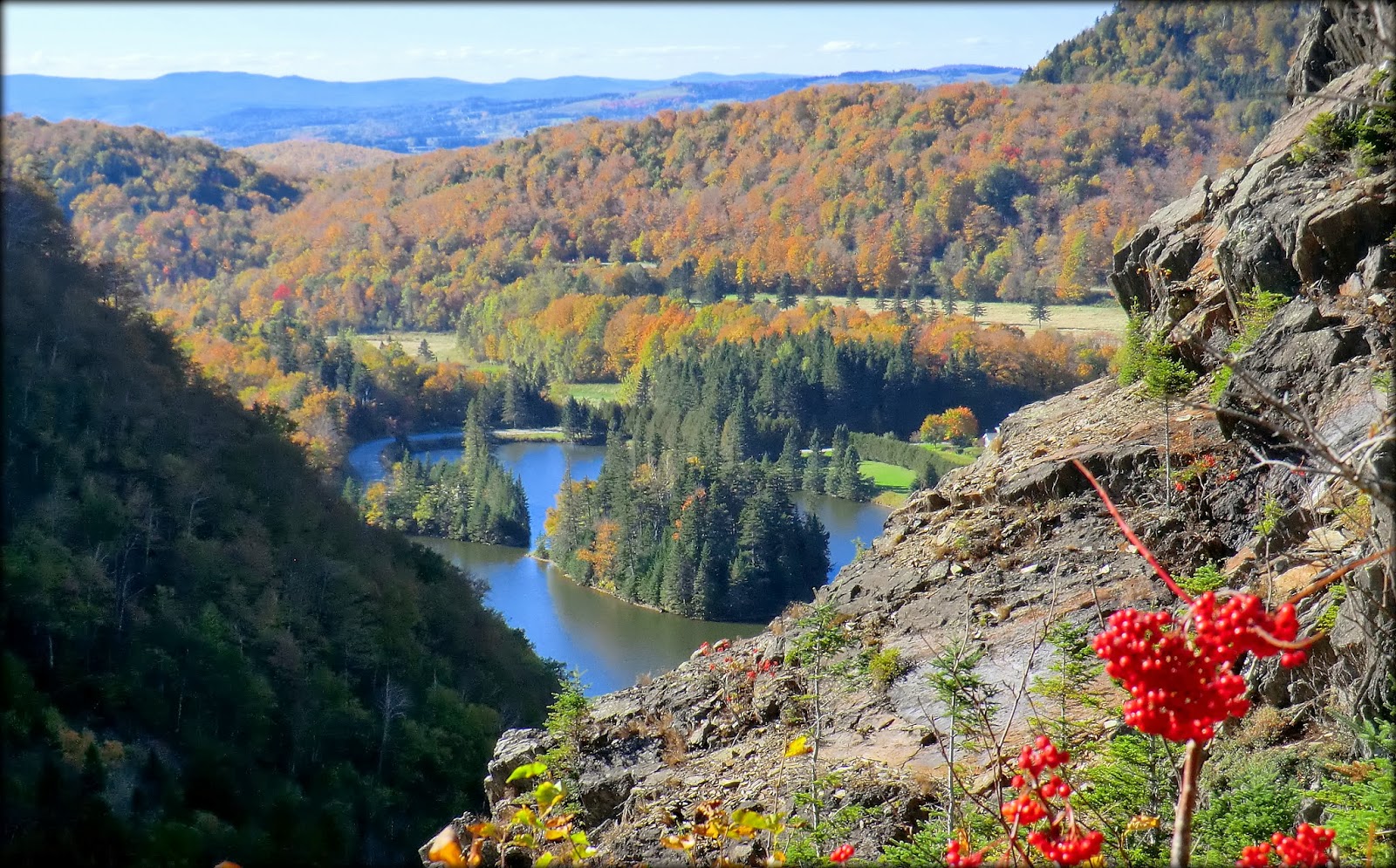 1HappyHiker: A Short Loop Hike in Dixville Notch