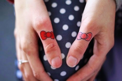 Cute Bow Finger Tattoo Designs And Ideas - dashingamrit