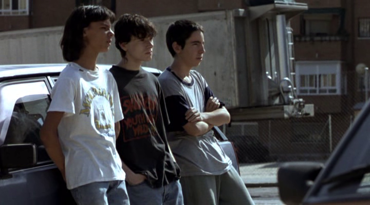 Acorazado Cinéfilo. Francisco Huertas Hernández: "Barrio" (1998). Fernando León de Aranoa ...