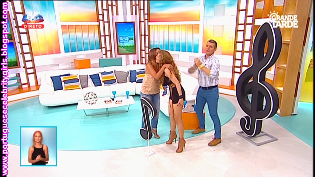 Claudisabel mostra tudo (decote e mini-saia) - Boas.pt - Celebridades e ...