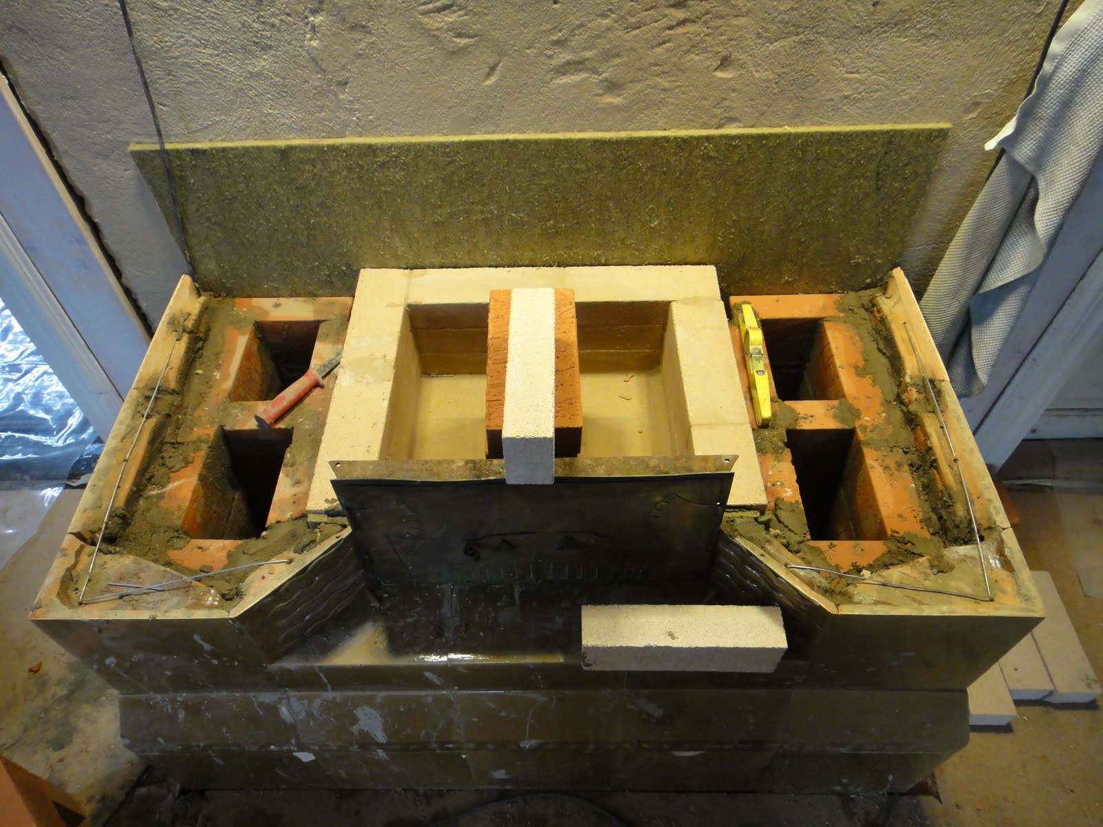 Uuninmuuraaja: Turun kaakelitehtaa kaakeliuuni nro. 163