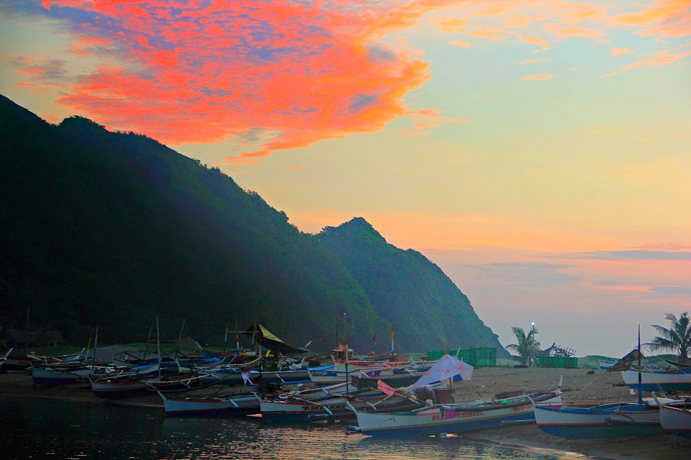 Calayan Island Adventure: The Lampitaw Boat Ride - John's Blog