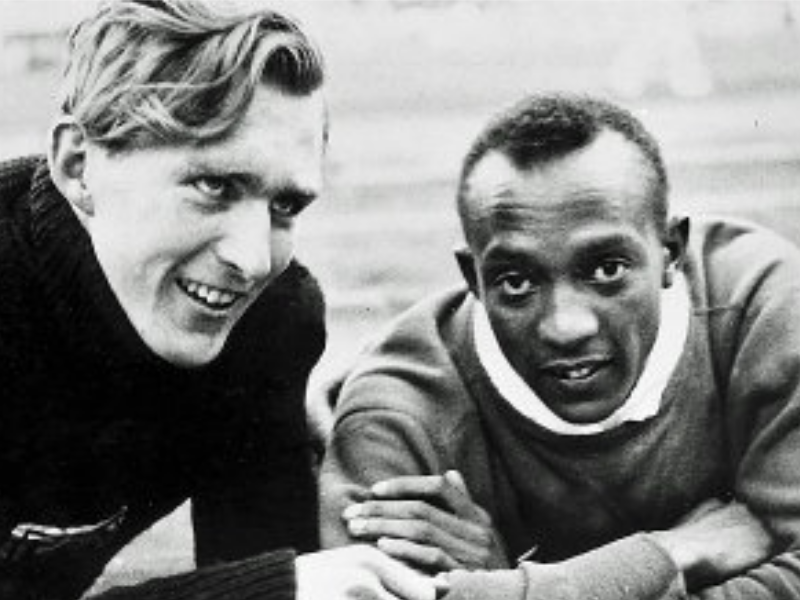ENORMIO: JESSE OWENS y LUTZ LONG / «Un abrazo que hizo historia. Una ...