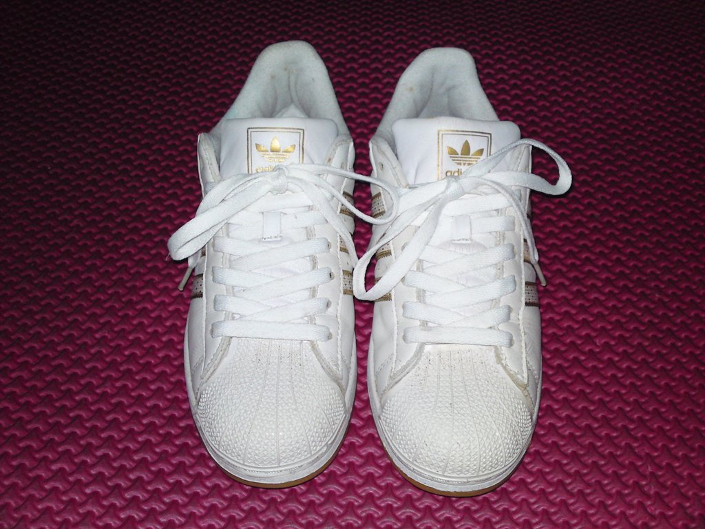 ONE X CENTER BUNDLE: Kasut Adidas Putih(sold)