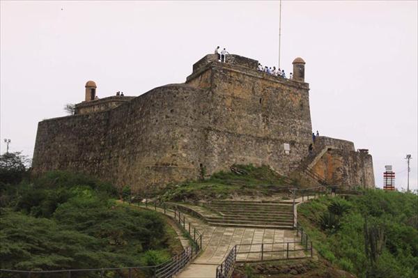 EL MONUMENTO: Castillo Fortin Solano