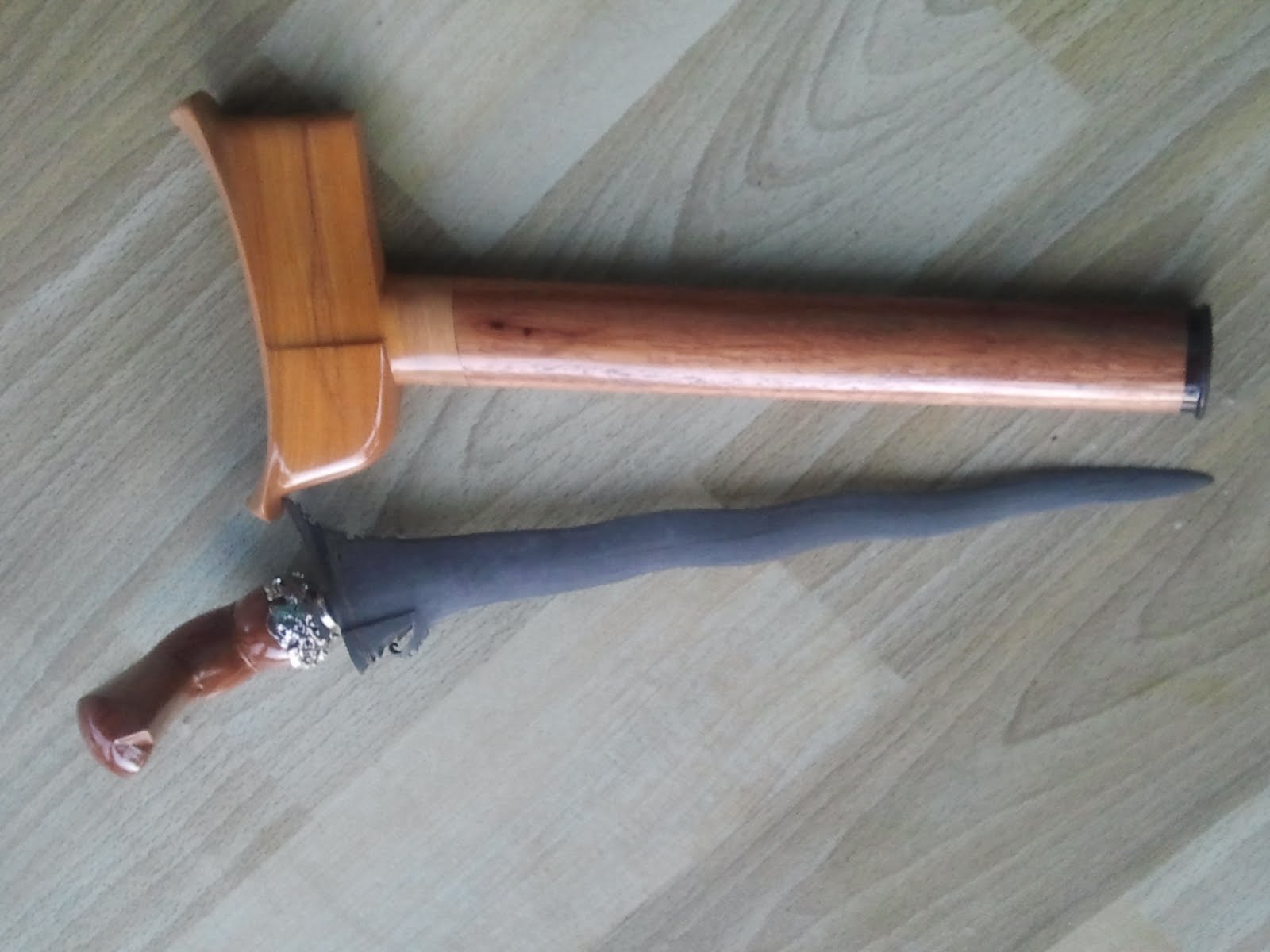 .::Seni Ukiran Halus::.: Keris Bugis (Rm 1K siap)