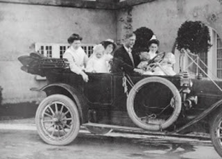 Me. Here. Right Now.: Ripley: The Tale of Amelie Welles Pumpelly, Part 2