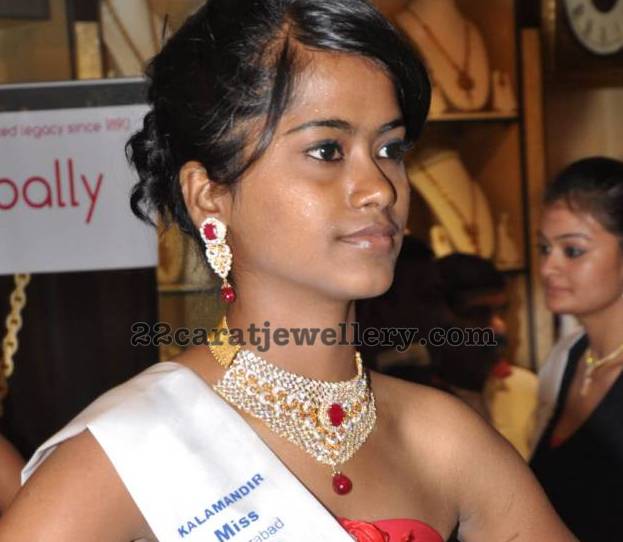 Model with Ruby Diamond Heavy Set - Jewellery Designs