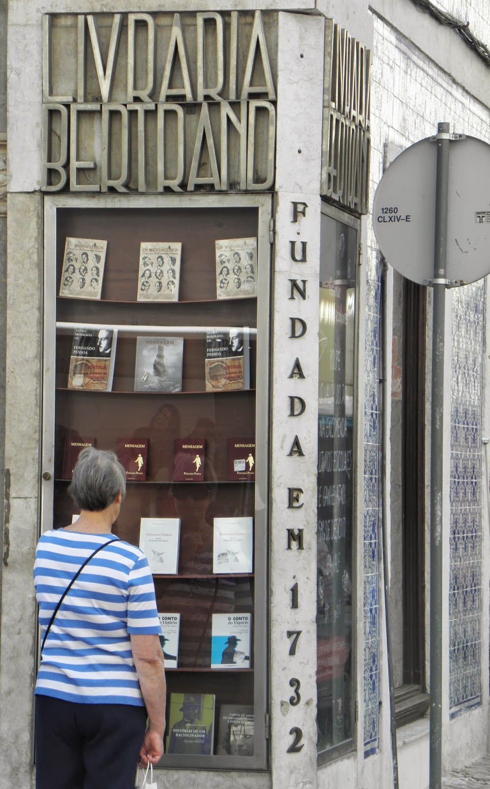 Beco das Barrelas: Bertrand Chiado: ... e também temos livros