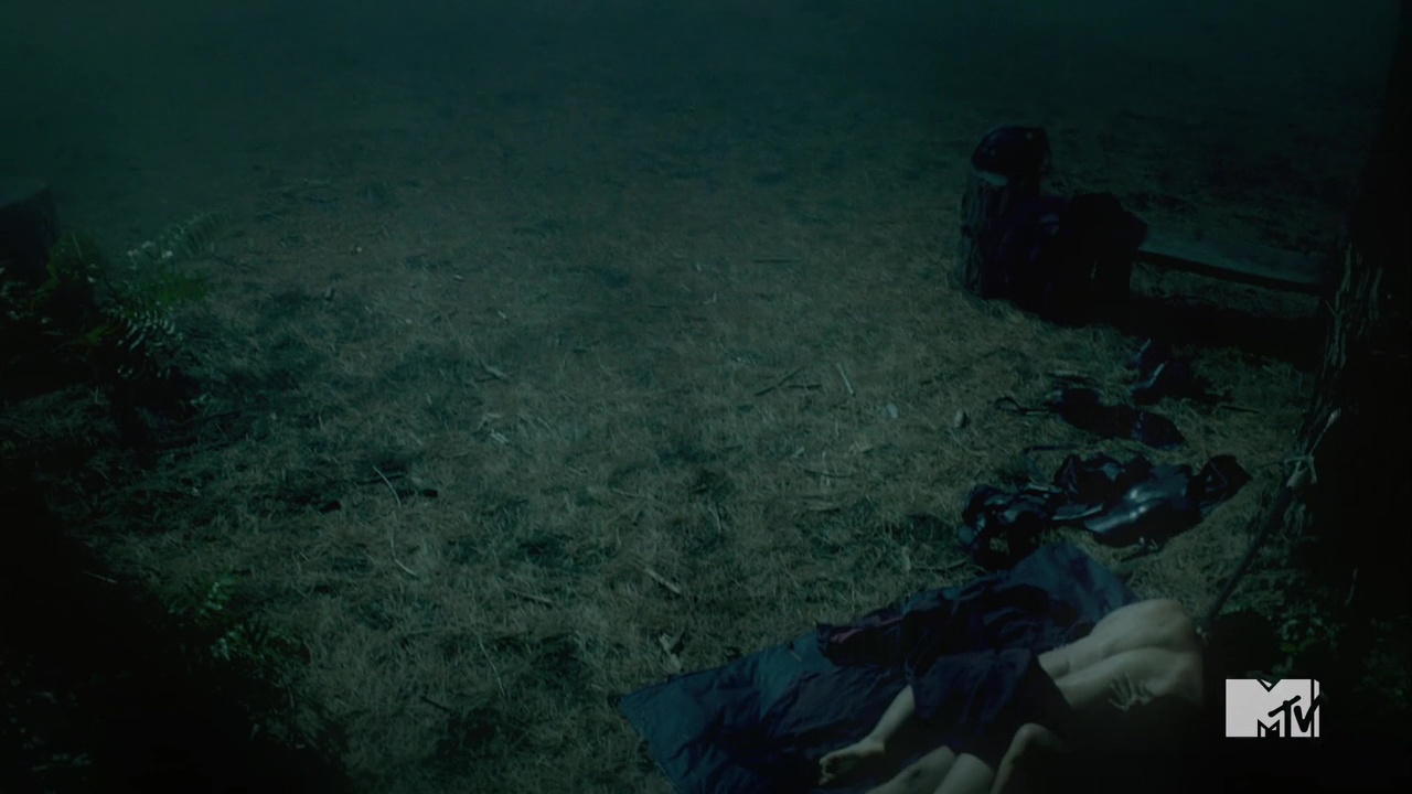 ausCAPS: Aaron Jakubenko shirtless in The Shannara Chronicles 1-05 "Reaper"