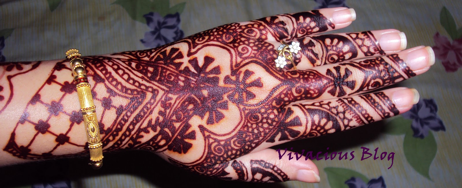 Vivacious Blog: Experiment With Red Mehndi