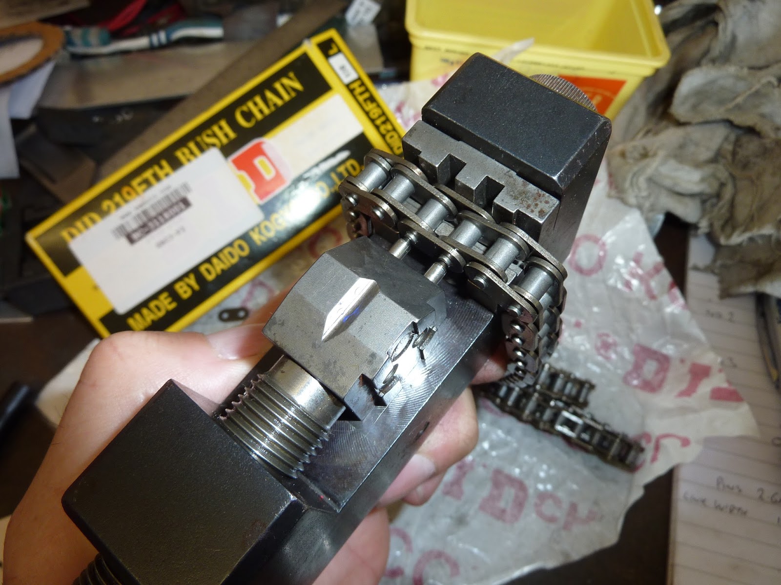 BikeTech7: How to change your camchain... or timing chain if you prefer.