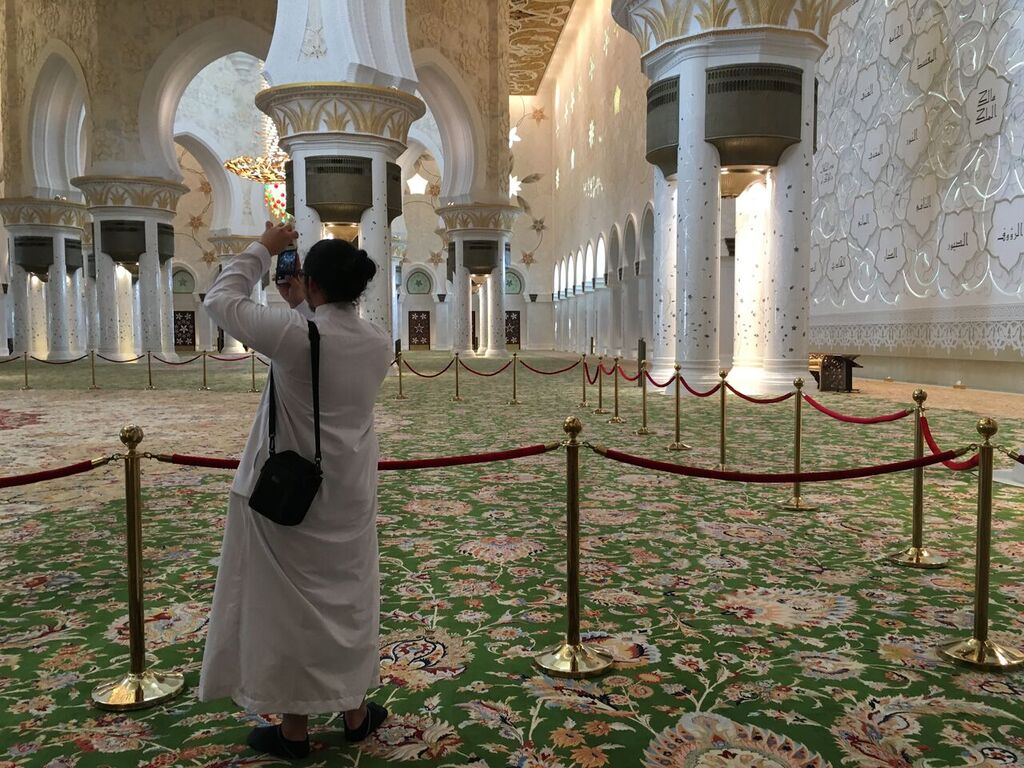PHOTO DIARY: THE SHEIKH ZAYED GRAND MOSQUE, ABU DHABI, UAE - Mind.Wanders