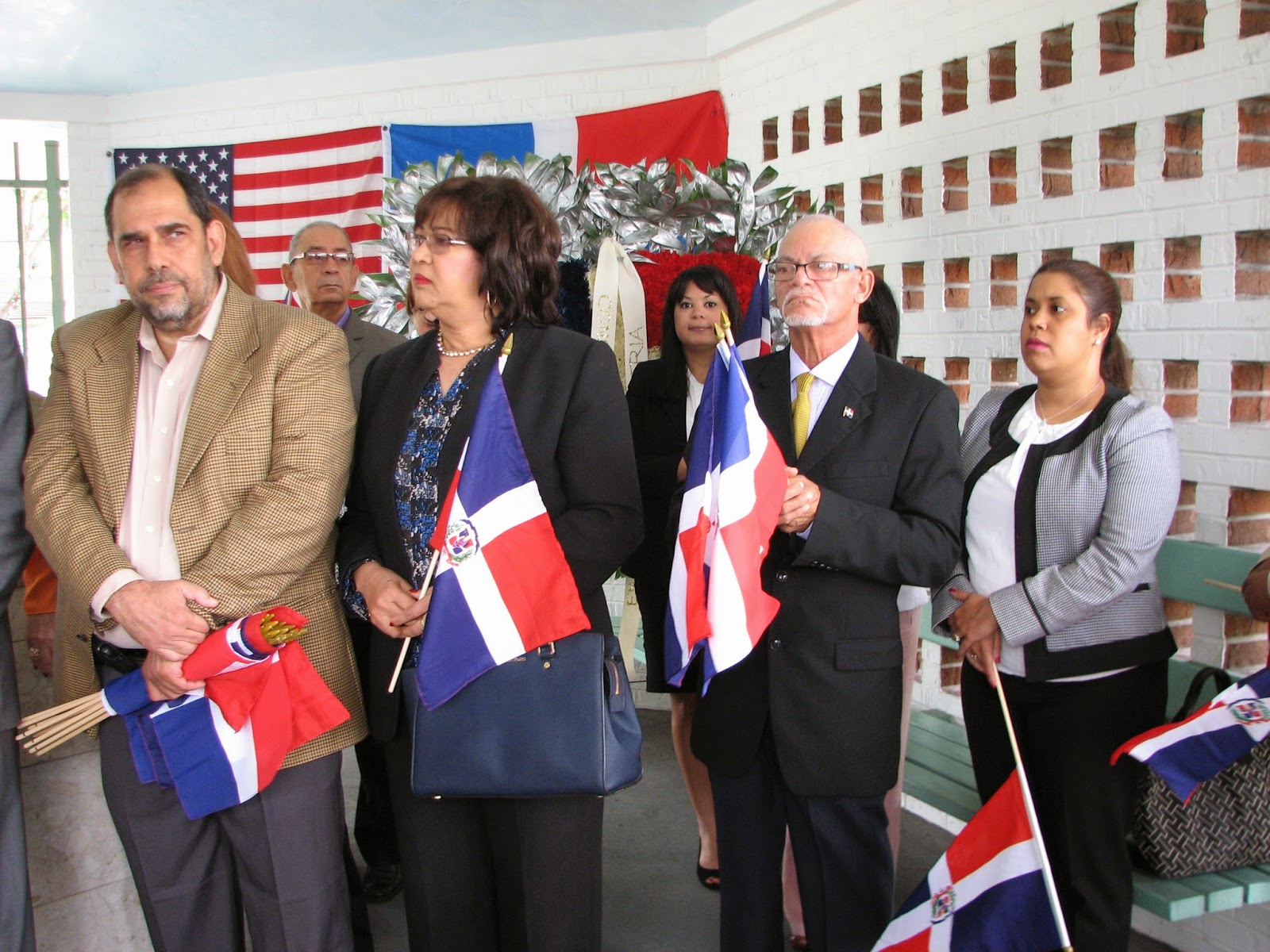 Bonao Internacional: OFRENDA FLORAL DEL CONSULADO DOMINICANO EN MIAMI ...