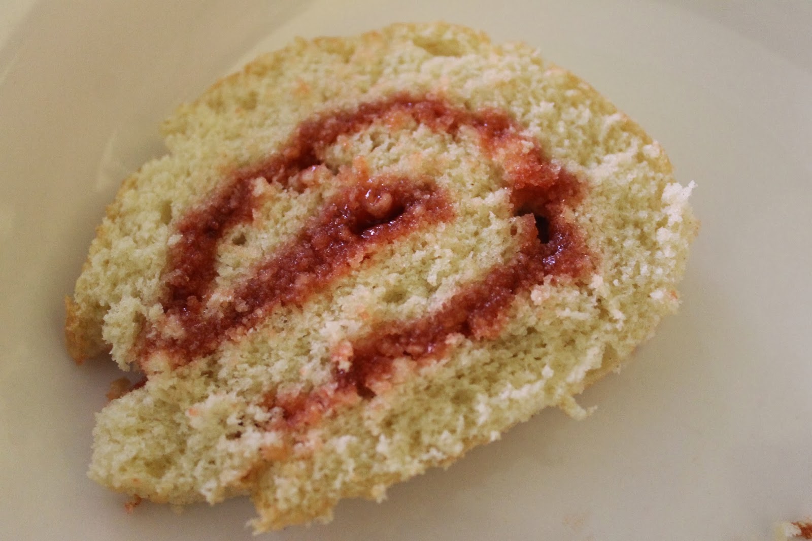 My Kitchen Treasure: Kerala Jam Roll / Swiss Rolls