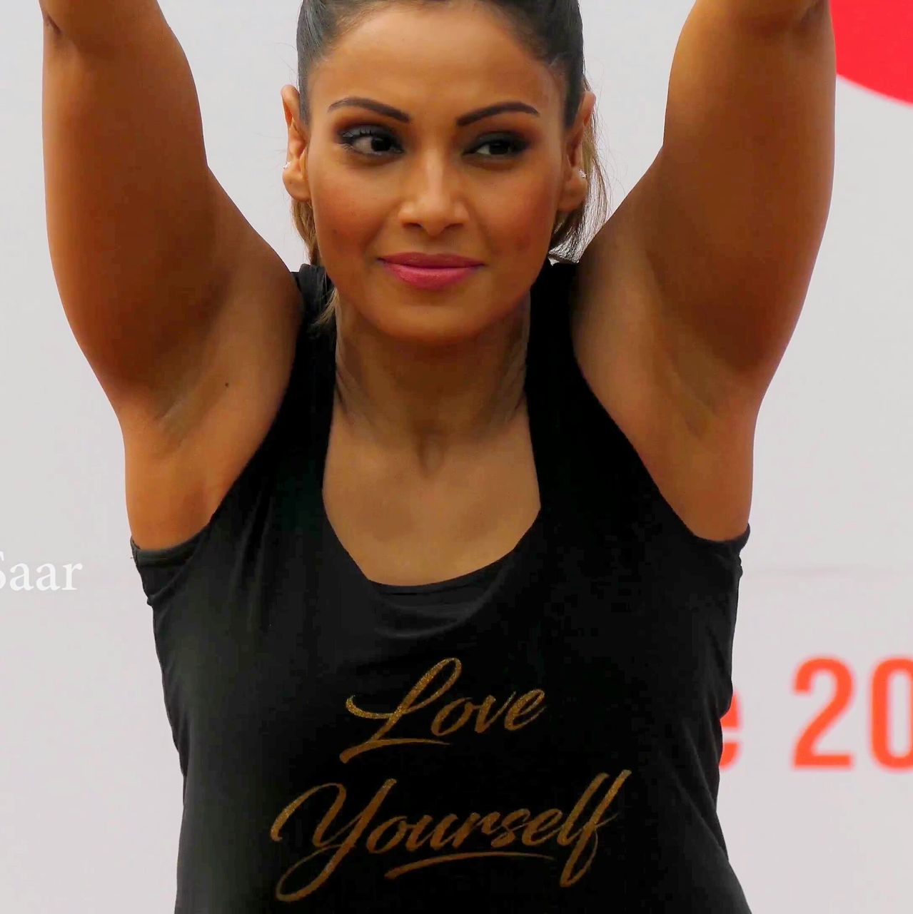 ActressArmpitsPics: Bipasha basu armpits while doing yoga