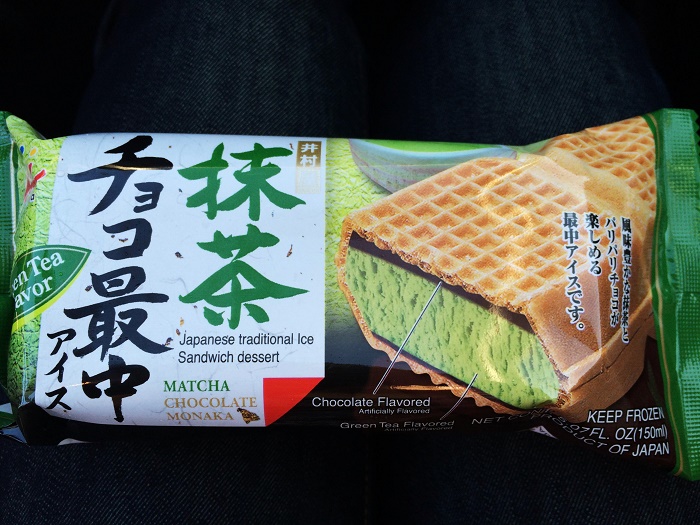 Imuraya Matcha Chocolate Monaka | It has grown on me!