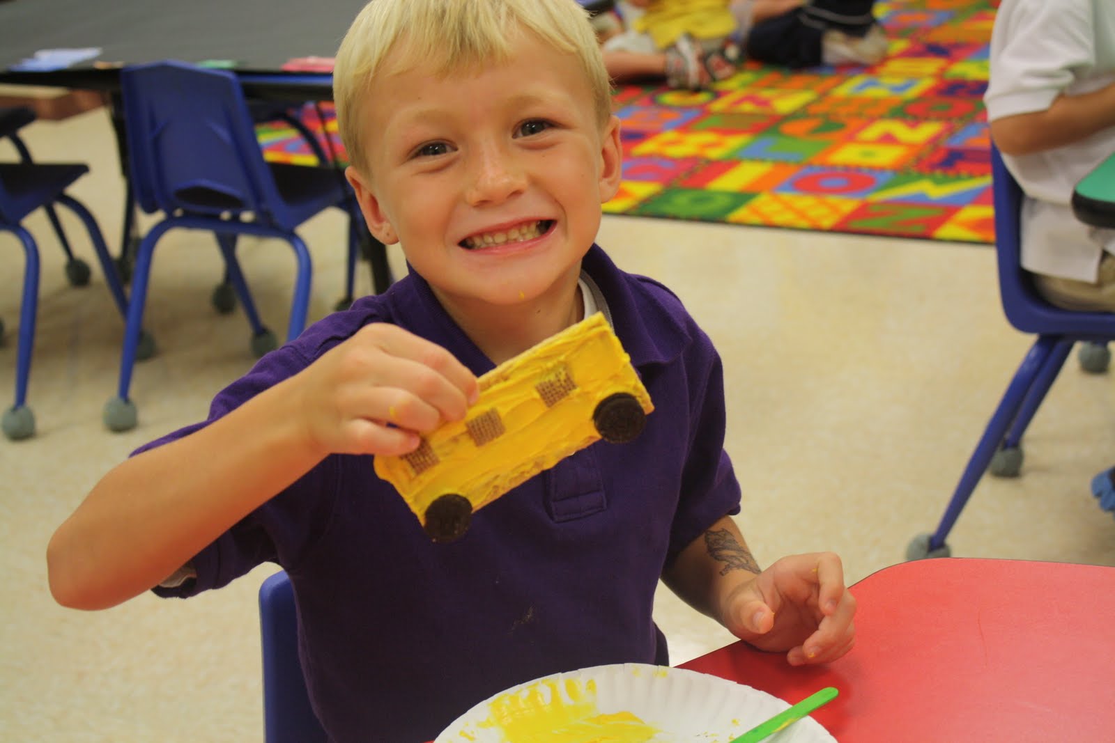 Ms. Marzoni's Class: Colors and Letter Oo