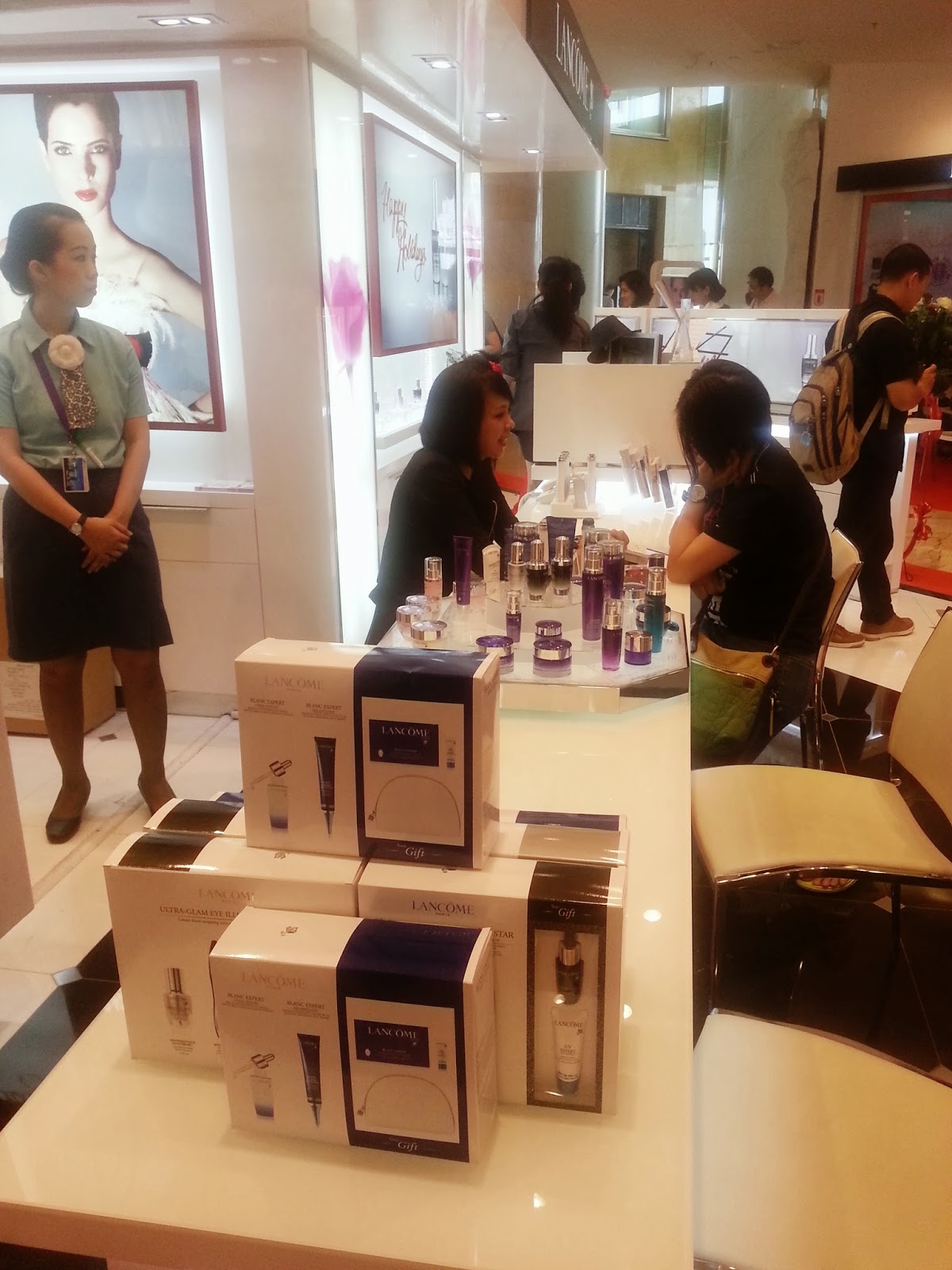 Lancôme Happy Holidays, and Grand Opening of Lancôme counter at Lotte ...
