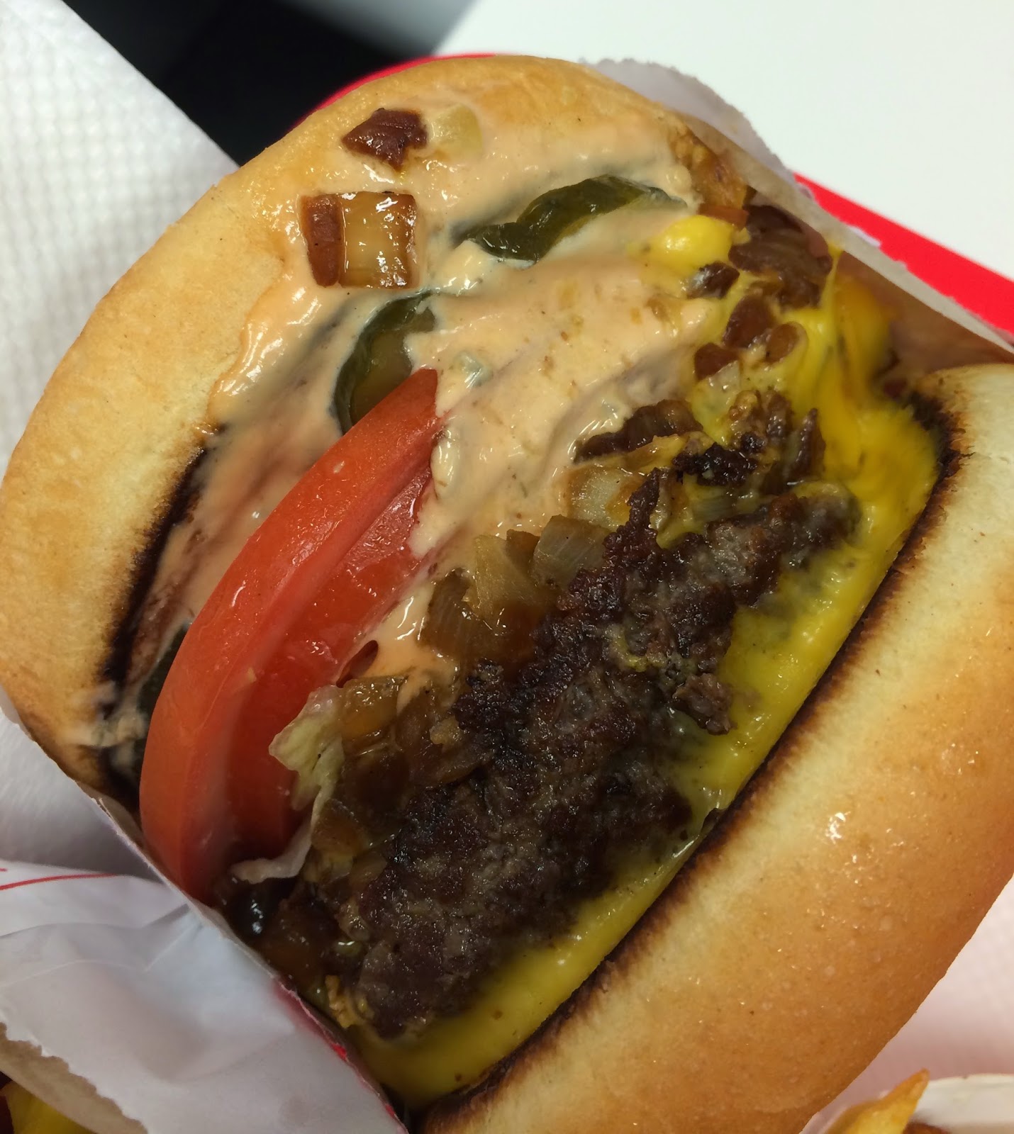 Cheeseburger And Other Items From IN-N-OUT / IN-N-OUTのチーズバーガーとその他メニュー ...