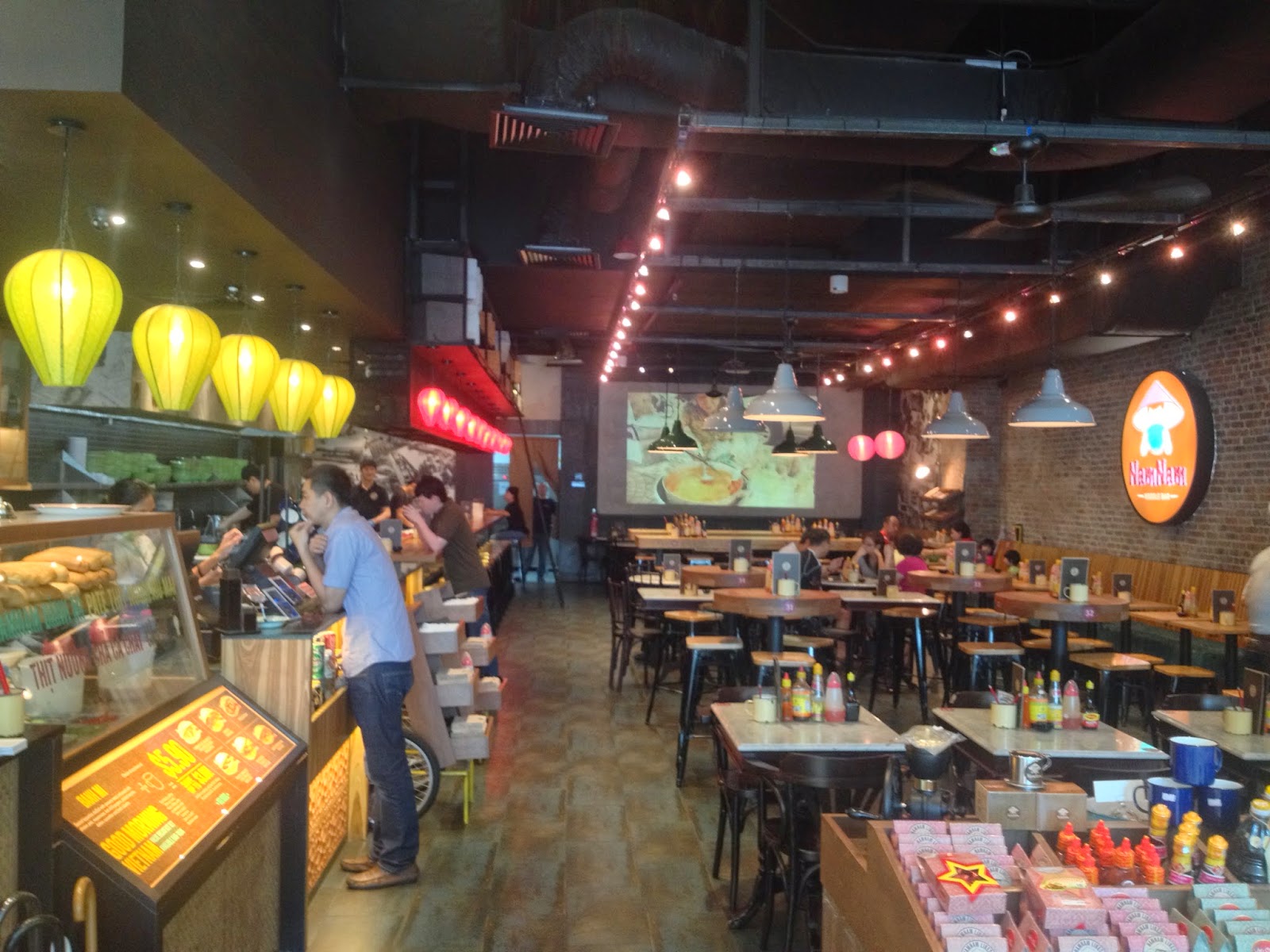 food+road trip: Nam Nam Noodle Bar @ Suntec City Mall, Singapore.